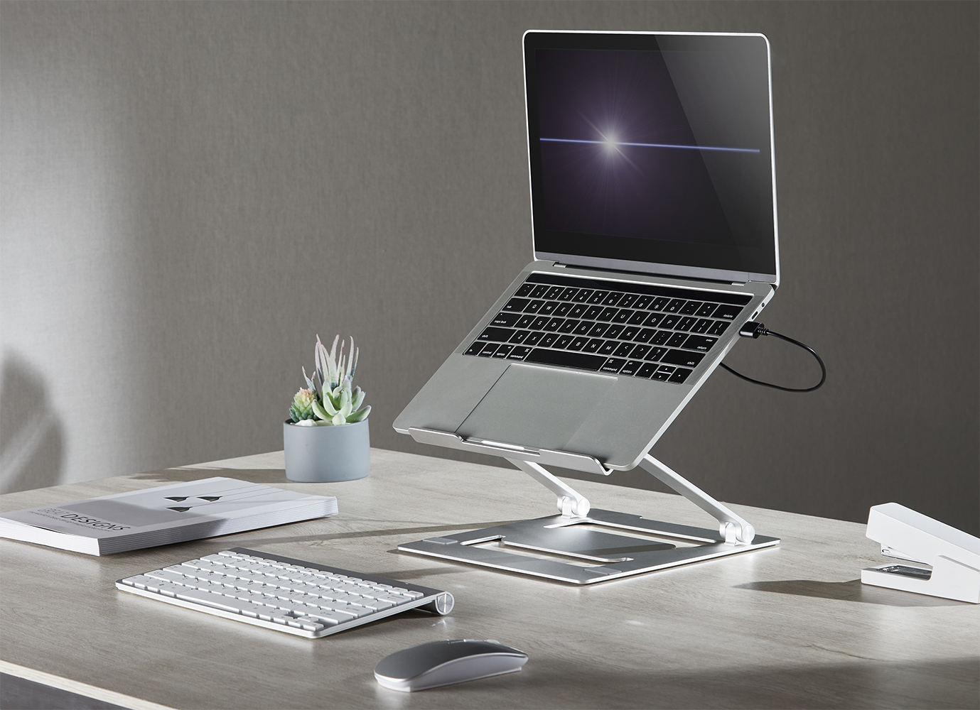 Laptop Ständer | Transmedia Kabelverbindungen GmbH